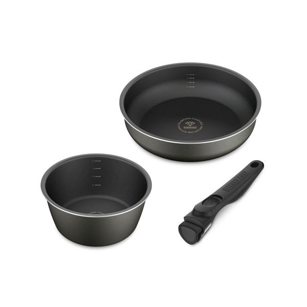 ダイヤモンドコーティングを使用した、こびりつきにくく丈夫で長持ちするフライパン・なべのセットです。ダイヤモンドコーティングとは、人工ダイヤモンドを細かい粒子状にしてふっ素樹脂コーティングに配合したものです。汚れがつきにくく、ハンドルをはずし...