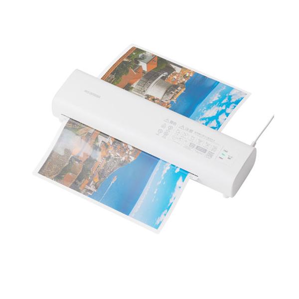 場所を取らないコンパクト設計で、家でもオフィスでもスッキリ収納。速度が380mm/分になり、A3サイズ1枚あたりのラミネート時間もわずか68秒と、従来品（※LM32X）に比べ約1.3倍とスピード加工！大量のラミネート加工でも素早く仕上がるの...