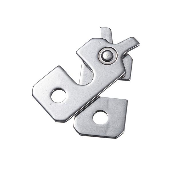 NobleWedgeスロット対応取付け部品。■ Noble Wedgeスロット対応取り付け部品です。【仕様】カラー：シルバー取り付け可能スロット名称：NobleWedge（ノーブル）取り付け可能スロットサイズ：約3.2×4.5mmセキュリテ...