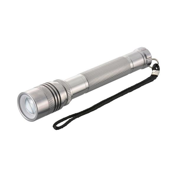 【 特 長 】■ 保護等級 IP66の防水仕様■ スライドフォーカス機能付き■ 明るさ410ルーメン■ 照射距離は約140m■ 連続使用時間は約6時間■ 調光機能2モード（HIGH/LOW）■ 携帯ストラップ付き■ 長時間明るさを維持するT...