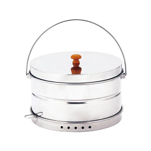 網が大きく、色々な食材をならべて一度にスモークすることが可能です。底蓋と本体に各10ヵ所の空気穴があり、食材によって空気の量を調整できます。網：φ250材質：本体/ステンレス、網/スチール(クロームメッキ)、つまみ/天然木メーカー品番：SS...