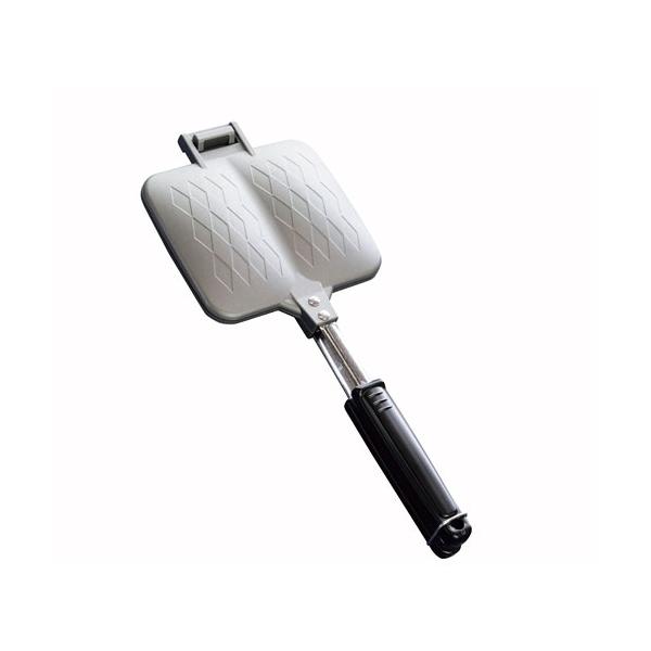 ■パニーニ風のおいしそうな焼き目がつくホットサンドメーカー。■金具がしっかり止まるので、ボリュームのある具材も挟みやすく、ごちそう感のあるホットサンドができます。【仕様】商品サイズ：355×148×30mm商品重量：482gガスコンロ専用材...