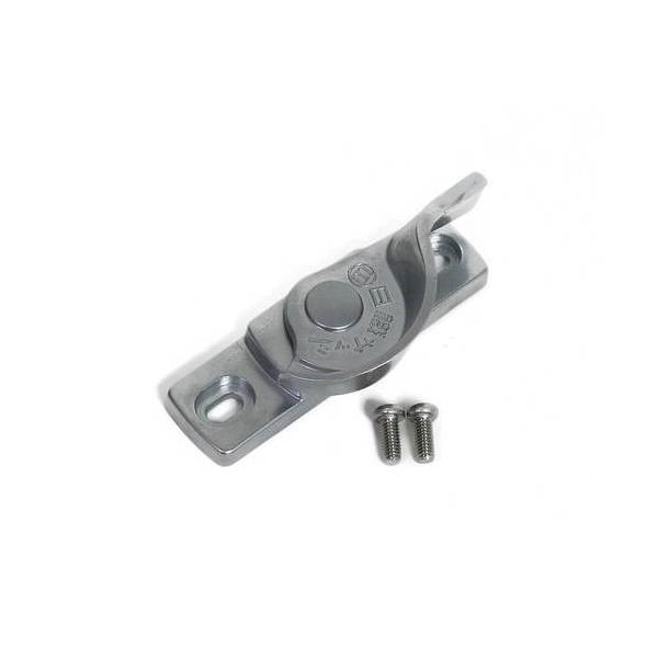 交換用のクレセント(締め金具)です。サッシ用金具シリーズサッシの交換用クレセント。取替用のシングルロッククレセントです。■仕上：サチライトクロム■推奨受け：(面付け)NS-135・NS-269・(掘込み)NS-24・NS-244・NS-24...