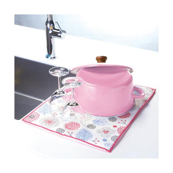 食器の水きりが手軽にできるマットです。●かさばるお鍋やガラスコップ、増えてしまった洗い物の簡易乾燥に。●サッと吸水し、ふかふかの空気層が水分の拡散を助けます。●W立体メッシュなので、乾燥が速く清潔に保てます。【仕様】材質：ポリエステル・ナイ...