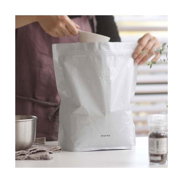 「お米は生ものと同じ」という考えの元、お米のプロ(全米販・お米マイスター)と開発したお米保存袋です。光と空気を遮断して、お米の鮮度を保持。おいしさも長持ちさせます。●ふっくらとした食感、ほのかな甘味。お米のおいしさは、鮮度で決まる。●生米は...