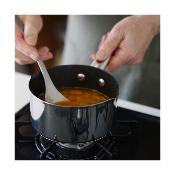 ※沖縄県への発送は別途送料が掛かります。※代引き支払いの場合は、別途代引き手数料が掛かります。どんなテイストのキッチンにも馴染む洗練されたタイムレスなデザイン大人気だった片手鍋と両手鍋がリバイバル■商品の特徴1. 機能性を追求してシンプルに...