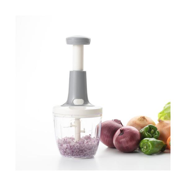 ■押すだけで時短クッキング！上から押すだけで簡単にみじん切りができます。■回数を変えて、仕上がりもお好みで。■カットできる量と、プッシュ回数(目安)タマネギ：1/2個、ニンジン：1/2個・約20回ピーマン：1個・マッシュルーム：1個・約10...