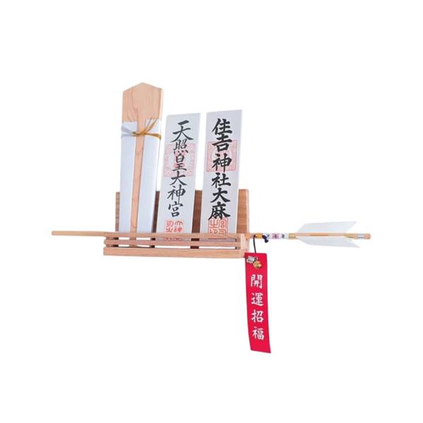 壁掛け・置き型兼用の簡易神棚!■軽量設計で簡単に取り付けることができる神棚板です。■壁への傷を最小限に抑える設計で、石膏ボードも取付可能です。賃貸でも安心して使える設計です。■通常配られる頒布大麻を3枚お祀りすることができ、破魔矢も掛けるこ...