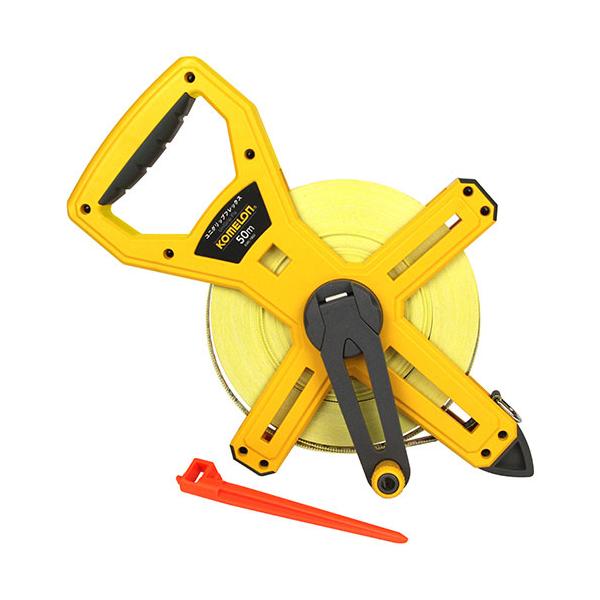 【商品サイズ】幅295×高さ400×奥行30mm 重量980g【用途】測定。【機能・特徴】ツートンカラー両面目盛。【仕様】テープ巾：13mm 長さ：50M 磨耗に強いダブルコートガラス繊維性テープ。