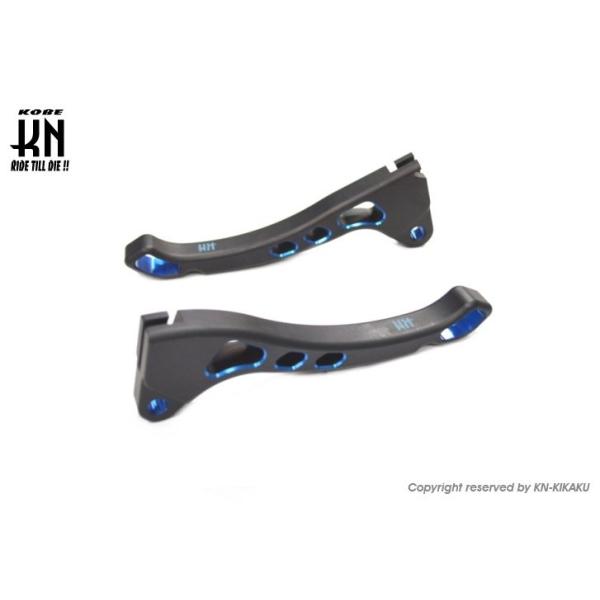 ※詳細な出荷時期はご注文後にメールでご案内します。■適合車種ライブディオ　ライブディオ   　　備考: AF34■商品番号KN-BLLM3-BKDB■商品概要アルミ削り出しデュアルアルマイト仕上げブラックベース：マットタイプ