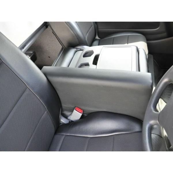 ※詳細な出荷時期はご注文後にメールでご案内します。■適合車種200系ハイエース バンDX　200系ハイエース バンDX   　　備考: 標準ボディ 運転席側■商品番号OGG135-BM2■商品概要カラー：ブラックモケット×ブラックレザー入数...