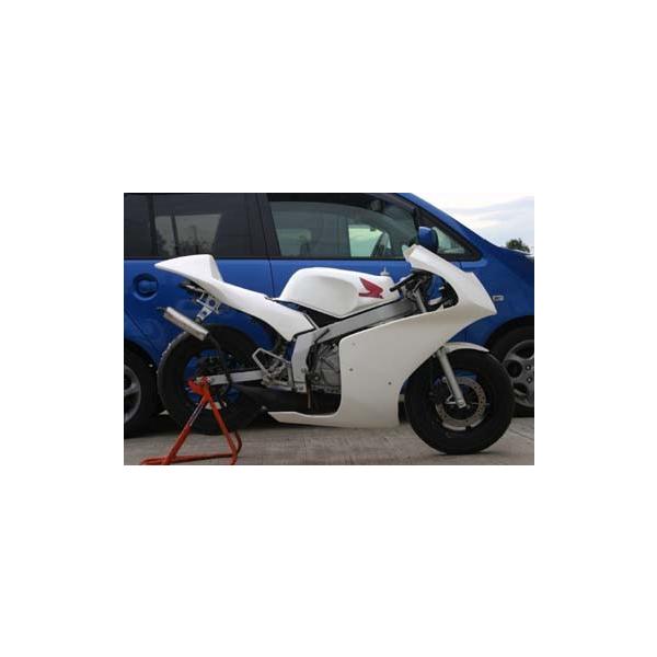 ※詳細な出荷時期はご注文後にメールでご案内します。■適合車種NSR50　NSR50   ■商品番号W-347-626■商品概要●素材：FRP (ゲル仕上げ)●ズースファスナー付き。●4スト対応。レース用