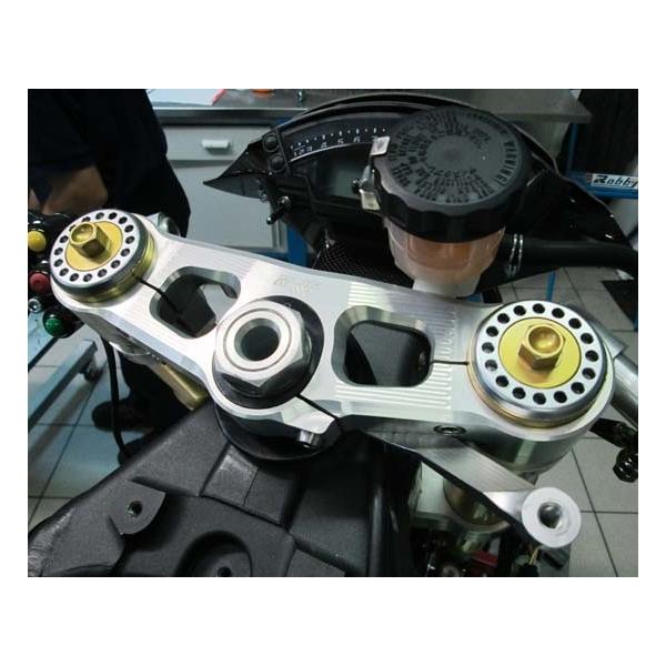 ※詳細な出荷時期はご注文後にメールでご案内します。■適合車種ZX-10R　ZX-10R 年式: 11-14  ■商品番号RME-010-K0005N-OC■JANコード4580365653081■商品概要素材：ジュラルミン 7075オフセッ...
