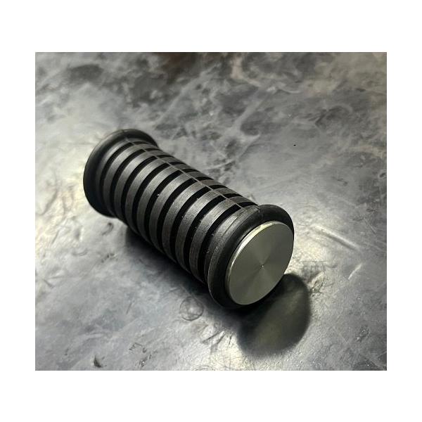 ※詳細な出荷時期はご注文後にメールでご案内します。■適合車種　   　　備考: 汎用■商品番号W-1702-P12640004■商品概要【取り付けねじ穴径】M8-P1.25【入数】1本【付属品】・専用カラー・バー本体・ゴム・取り付けボルト