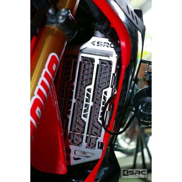 ※詳細な出荷時期はご注文後にメールでご案内します。■適合車種CRF250 RALLY　CRF250 RALLY 年式: 17-20  ■商品番号H-CRF17-02-01-SL■商品概要Webikeは、SRCの正規代理店です。カラー：シルバ...