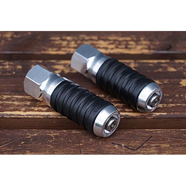 ※詳細な出荷時期はご注文後にメールでご案内します。■適合車種SR400　SR400   SR500　SR500   ■商品番号TSB74-S■商品概要【入り数】左右1セット【サイズ】ネジ：M10×P1.25 メスネジ