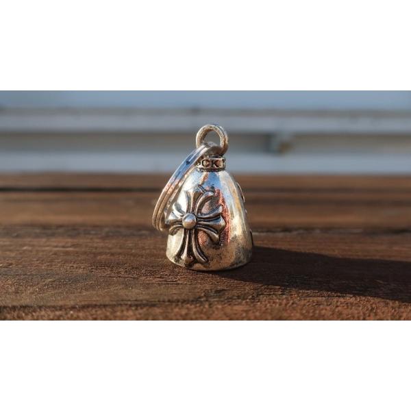 ※詳細な出荷時期はご注文後にメールでご案内します。■商品番号LBTU-007B■JANコード4562346198187■商品概要【素材】亜鉛合金【サイズ】高さ 約3.5cm直径 約2.5cm(リング含まず)