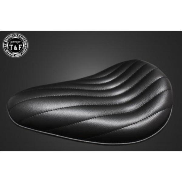 ※詳細な出荷時期はご注文後にメールでご案内します。■商品番号608082■商品概要カラー：ブラック素材：合皮製シートベース：スチール製・ブラック仕上げサイズ：縦310mm×横250mm×厚さ34mm