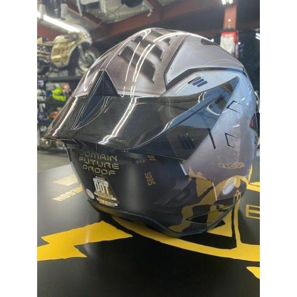 ※詳細な出荷時期はご注文後にメールでご案内します。■適合車種DOMAIN　DOMAIN   　　備考: ICON■商品番号0133-1682■商品概要カラー：DARK SMOKEドメインヘルメット専用リアスポイラー