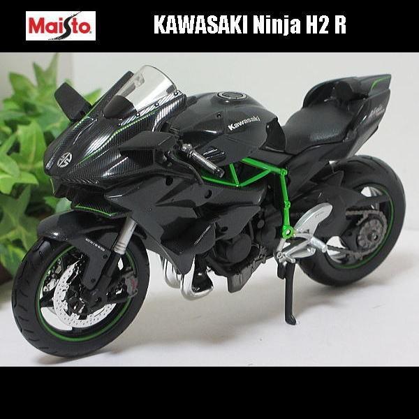 ●メーカー：マイスト/MAISTO●ダイキャストメタル （軽い金属）バイクミニチュア●スケールサイズ：1/12スケール　●実寸：16.0センチ●パッケージサイズ：21.0×12.0×7.0センチ　●細部までリアルなミニチュアです。●ハンドル...