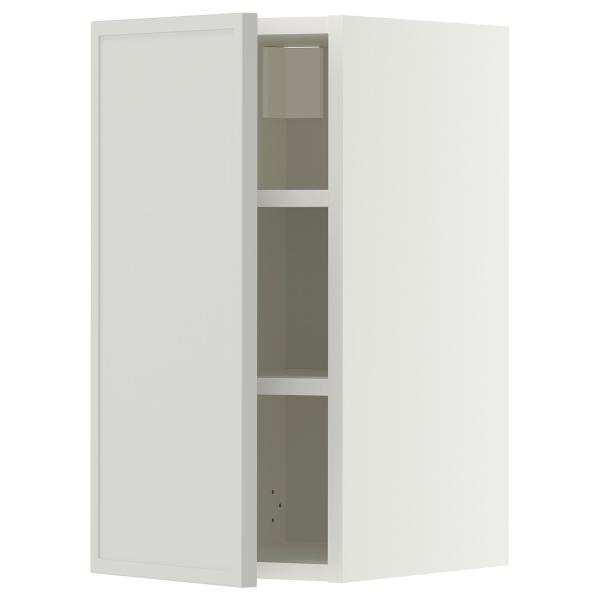 収納するものに合わせて棚の位置を調節できる可動棚付き