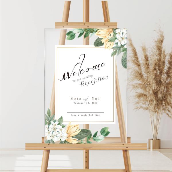披露宴や二次会などウェディングシーンに活躍するＡ４サイズのウェルカムボードです♪【お二人の名前と記念日】を専用の厚手用紙に印刷しますので、お好みの額縁（フレーム）でアレンジしてください！サイズは会場に合わせてＡ３、Ａ２、Ａ１の大判ポスター印...