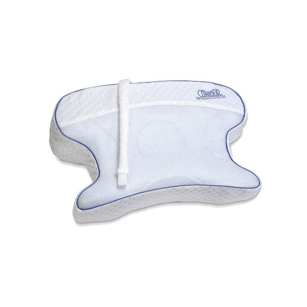 【特長】●CPAPを装着した睡眠をサポートする枕です。●中央部分のくぼみが気道の広がりやすい姿勢を維持。●横向きで寝てもくびれがあるため、マスクがずれにくい。●呼吸管をテザーで固定することで、煩わしさを軽減。●フォームにあいた穴が通気性を確...