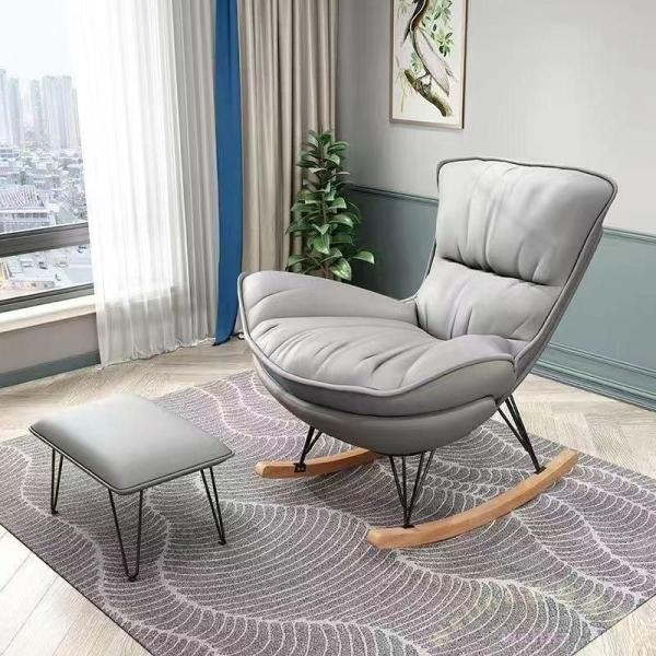 【頑丈で錆びない金属フレーム】ロッキングチェアの骨格は高品質な金属素材で作られており、耐摩耗性と防錆性があります。長期間使用しても、壊れることを心配する必要はありません。人間工学に基づいたデザインで均一な構造、硬い質感、強力なサポート力を持...