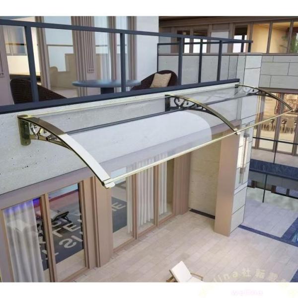 【ドアウィンドウオーニング】ブラケットの色は12色、パネルの色は3色から選択でき、最大300KGの重量に耐えることができます。80％半透明のポリカーボネートソーラーパネル、表面はUV層と耐寒性および熱凝縮で処理され、優れた耐候性を持ち、-4...