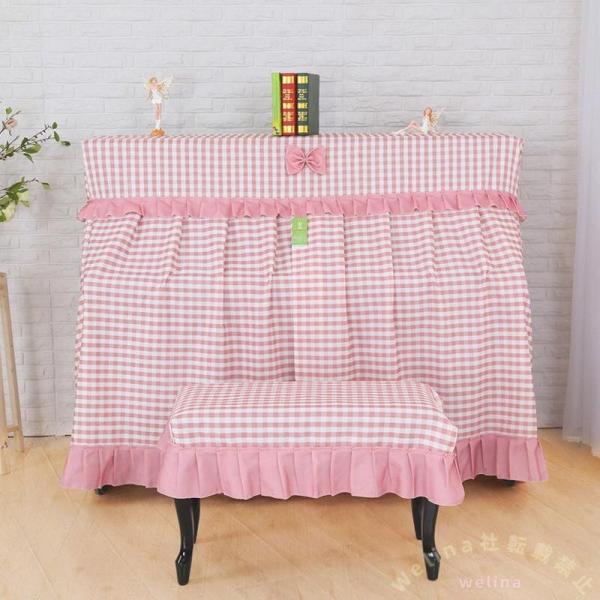 【北欧調ピアノカバー】繊細なチェック柄をプリントした北欧調ピアノカバーです。椅子にはフリル付きで華やかさもありますね。可愛い外観、厚地でしわになりにくてよい懸垂感を持つ。大切なピアノの保護をしつつ、お部屋のアクセントにもなる素敵なアイテムで...