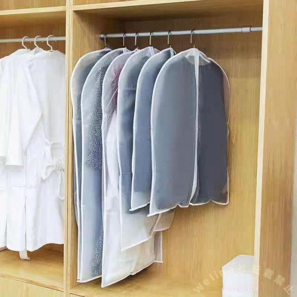 商品詳細:カラー:/画像通りサイズ:/60×80cm×3枚セット/60×100cm×3枚セット/60×120cm×3枚セット/60×140cm×3枚セット【商品説明】■コートやワンピース、スーツなど折りシワが気になる服にピッタリ♪■余分な膨...