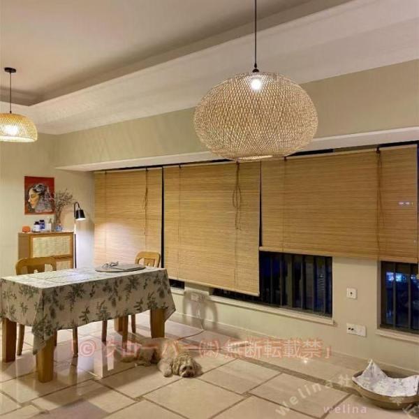 強い日差しを遮ったり目隠しはしたいけど明るさや風は取り入れたい窓におすすめの簾。自然な風合いの竹製で、安価ながら巻き上げ用のコード付きでとても使いやすく、窓の外でも室内でもどちらでもお使いいただけます。made in China■材質：竹す...