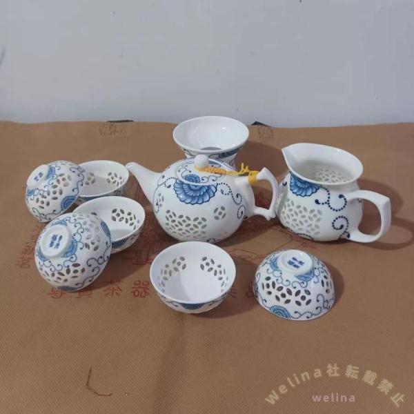 中国茶器 父の日 誕生日 ウーロン茶 急須☆絶妙な空の彫刻技術とともに、歴史、伝統のある磁器の技芸で焼いてきた茶器。☆茶器としての実用性だけではなく、芸術品としても雰囲気を営んでインテリアをすることできます。☆暇の日に、友達を誘ってお茶をと...