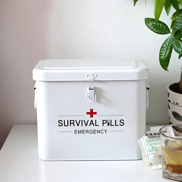 商品情報軽量で耐久性のあるスチール素材で作られる収納ボックス、両側に滑り止めグリップ付きのハンドル、握りやすい.＊おまけ：一週分の薬ケースボックス自体は二段式設計で、上のトレイが取り外し可、常備薬や絆創膏など、細かくて頻繁に取り出すものが一...