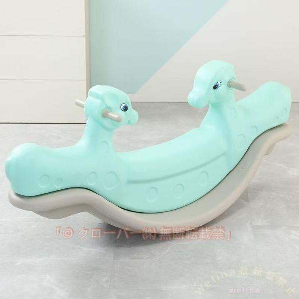 ゆらゆらシーソー ワニ です。子ども2人が一緒に遊べるシーソーです。室外でも室内でも使えるので、子どもたちは天気に関わらずシーソー遊びが楽しめます。素材上、容易に汚れを落とすことができ、お手入れも簡単・便利です。セット内容：シャーシ+ハンガ...