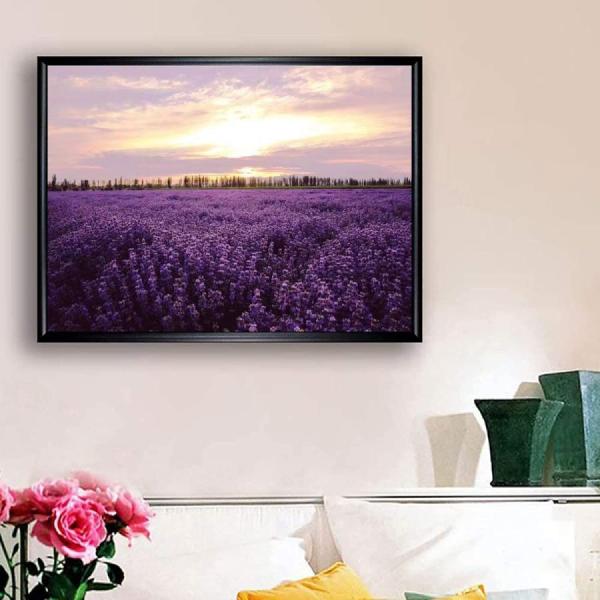 刺繍に必要なツールがすべて揃った、刺繍スターターキットです。布サイズ(約)：40×55cm図案サイズ(約)：31×46cm刺繍色数：33色ステッチ数：135ｘ200刺繍布：綿（白：図案印刷）刺繍糸：綿ステッチ方法：11カウント（3本取り(二...