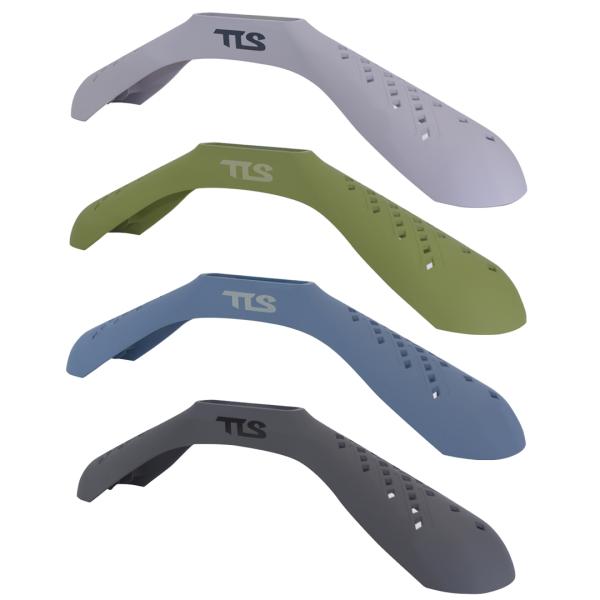 【TLS WET HANGER｜ウェットスーツハンガー】・しなやかで壊れにくいポリエステル素材  ・劣化を防ぐ幅広設計で肩部分をプロテクト  ・全体にラバーコーティングを施した防滑仕上げ  ・ハンガーとウェットスーツの擦れを防止  ・ほとん...