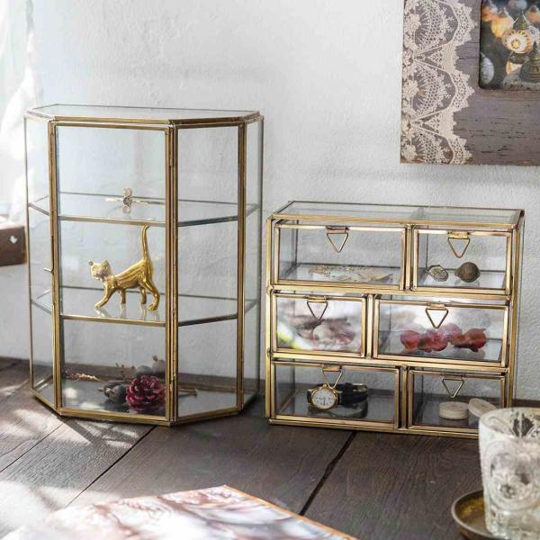 モロッカンガラス新作！全面ガラスの洗練されたデザイン！3段のコレクションBOX（ハーフオクタゴン）は、お気に入りアイテムを素敵に飾って収納！引き出し型のチェストは、文具や小物を収納するのにぴったり。おしゃれなうえに中身がみえて便利な卓上チェ...