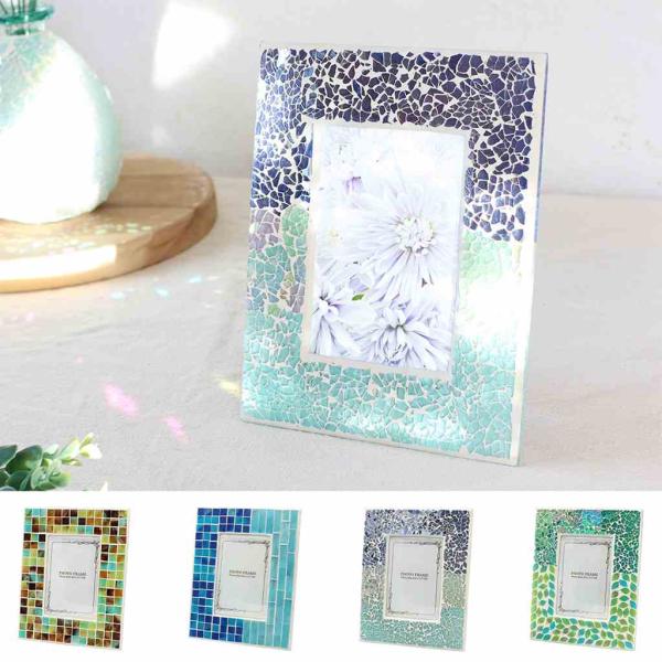 光を受けて表情が変わる、美しいモザイクガラス♪2026春夏から登場！光の反射で多彩な表情を生み出すフォトフレーム。大切な人やペット、または思い出の風景など、お好きな写真でお部屋を華やかに飾れます。暮らしに光を添える、ガラスのフレーム。特別な...