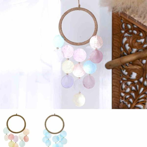 光を受けてきらめく、カピス貝の爽やかガーランドカピス貝を加工して作ったガーランド。光を浴びるとカピス貝がやさしくきらめき、空間に爽やかな印象を与えます。壁面や棚まわりの装飾に取り入れやすく、マリン・リゾート・サマー雑貨売場の演出アイテムとし...