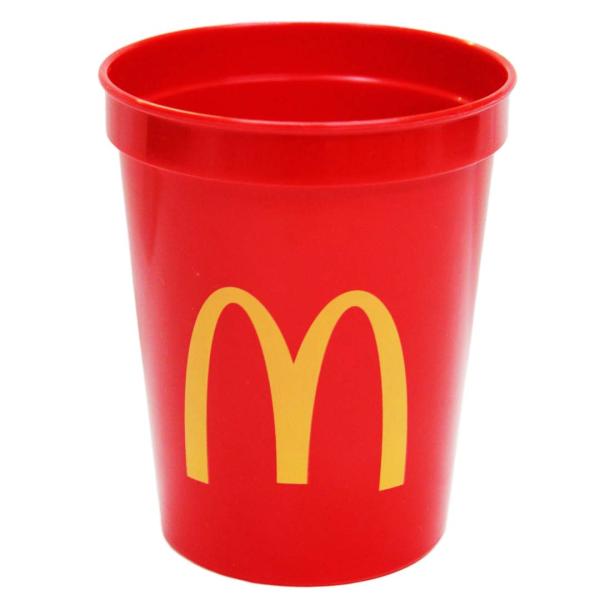 MC / CUP RED 2Official McDonald's Goods!!アメリカ製のロゴ入りコップです。12ozでプラスチック制なので、お子様でも安心してご使用いただけます。生産地 USAサイズ H110×φ90mm素材 プラスチ...
