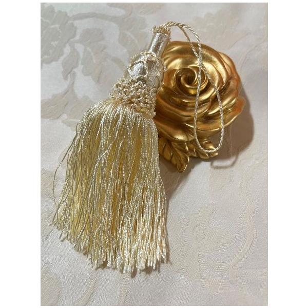 プリンセススタイルのインテリアには欠かせないアイテムです。※こちらの商品は１個単位での販売です。※タッセルは輸入品のためロットにより糸の量・色・クラウン部分の巻き・糸の撚り・サイズなど、多少の違いがございます。予めご了承くださいませ。○サイ...