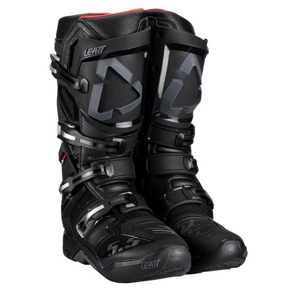 ■フレックスロックシステムを搭載した新型モデル・足首部に付属したパーツを差し替えることで、左右の動きを　”フレックス型” ”固定型” いずれかに選択可能な画期的な　システムを搭載！！・つま先部分はスリムなデザインとなり、シフトレバーの操作性...