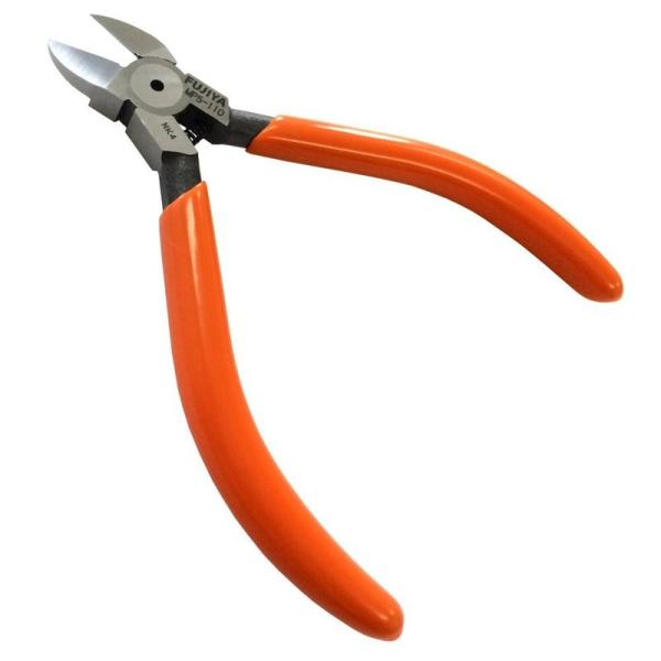 【発売日：2017年10月30日】小型で軽量なニッパで、プラスチックの成型後の切断作業、バリ取り作業やプラモデルの製作等に最適です。プラスチック成型後の切断作業に最適！ 最先端研磨技術「マイクロミラーブレード」で切断能力が20%アップしてい...