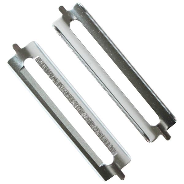 【特長】野菜の皮むき作業に近い、作業性を実現させるための刃付けがポイントです。●小刀やカンナを使用していた作業の一部が、この商品で誰もが簡単に出来ます。●押しても引いても使える対称刃は、ローテーションすることで切れ味長持ちします。【用途】木...