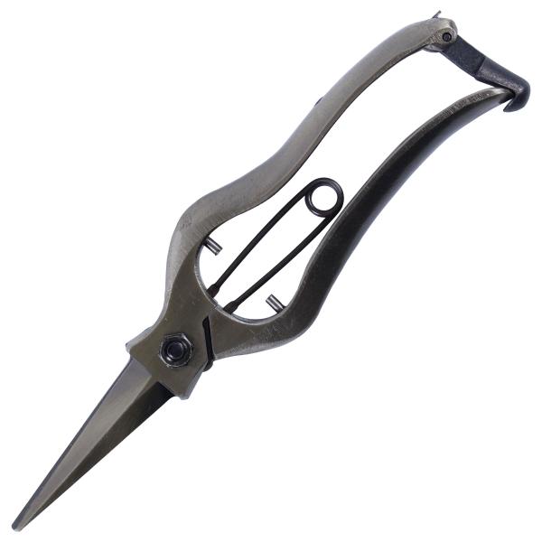 【特長】軽い切れ味で手が疲れにくい芽切鋏です。見た目もアンティーク感がありオシャレ。【用途】ガーデニングの作業などに。【刃長】55mm日本製