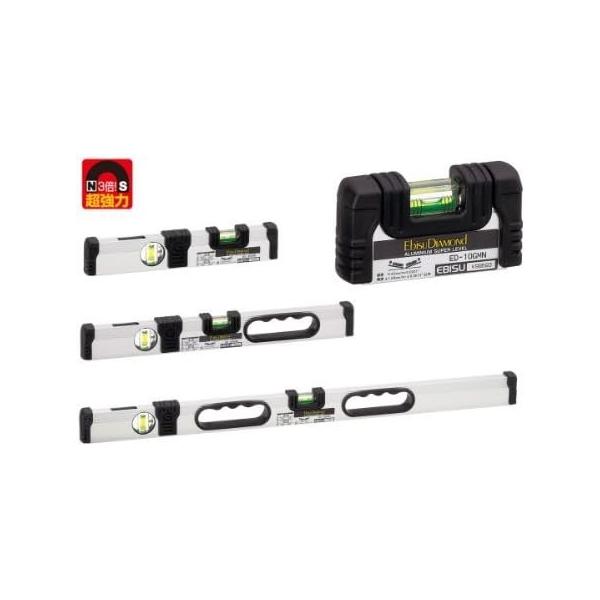 【発売日：2017年10月30日】    製造国:日本    取手が付いて持ち運びや測定に便利! より衝撃に強く、機能性に優れた水平器です。    アルミ合金押出硬化処理    アルマイト・クリアー塗装仕上げ    Gプロテクター付 / 取...