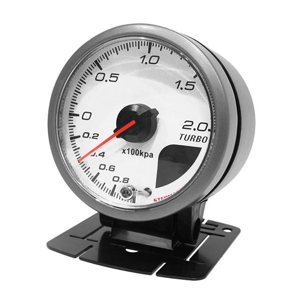 タコメーターはレースなどで車の能力を極限まで引き出したり、燃料消費を抑えたりするにあたって、重症な情報であるエンジン回転数をドライバーに視認させるためのメーターです。ブースト計はターボのかかり具合が判り、規定値よりもブーストがかかっていない...