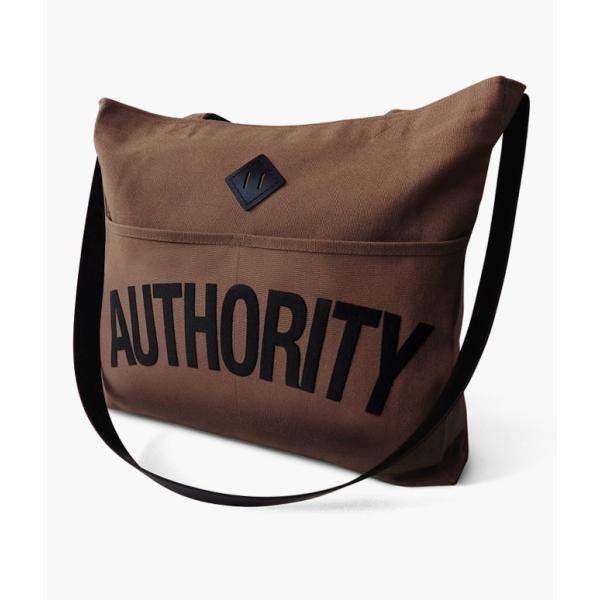 2022 S/S, BLOOD SPORTAUTHORITY REINS TOTE BAG▼ナンバリング・サービス▼バッグの裏面には競馬仕様のゼッケン番号1〜99までの番号の中からお好きな番号をご指定頂けます。ゼッケン番号が不要な場合は「な...