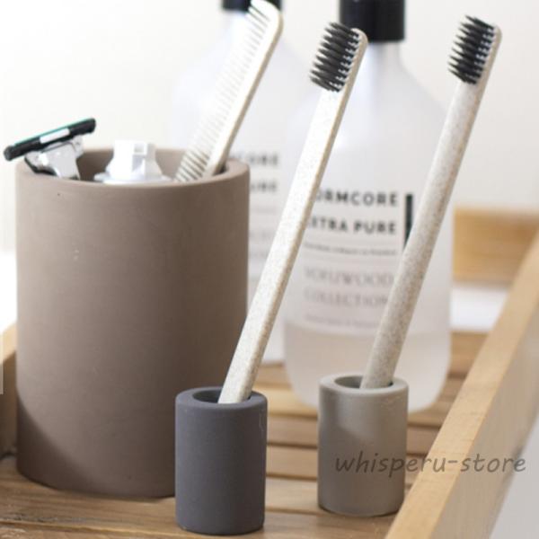 ◆瞬時に水分を吸収し、清潔に使用でき、洗面所まわりもすっきり片付きます。◆シンプルでおしゃれなデザインで、高級感あふれる空間を演出します！◆タイプ違い、色違いで、お好みでお選びいただけます。 歯ブラシスタンド 珪藻土 かわいい 衛生的 歯ブ...